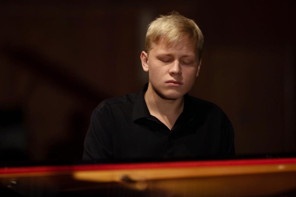 Performances - Alexander Malofeev