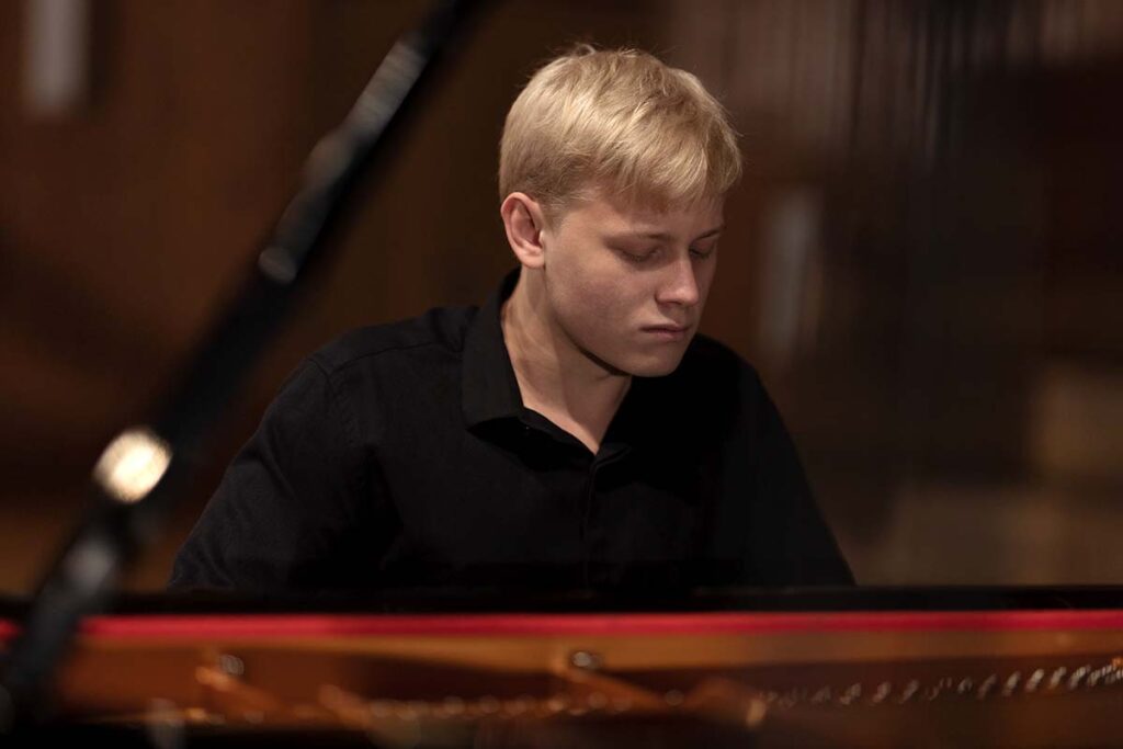 Performances - Alexander Malofeev